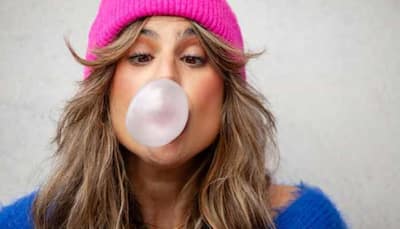 How To Remove Stuck Chewing Gum From Hair Without Cutting It? Check ...