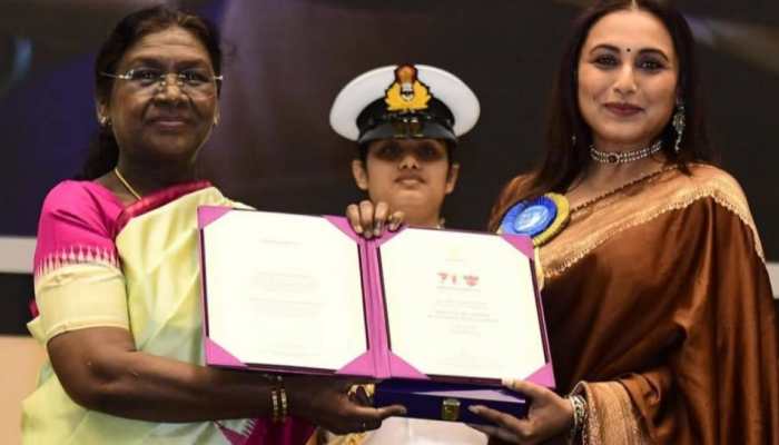 Rani Mukerji Dedicates First National Award To Late Father Ram ...