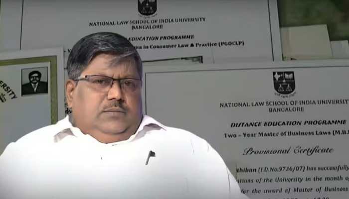 The Walking Library: 150+ Degrees, 12 M.Phils, 4 Ph.D.s And Counting ...