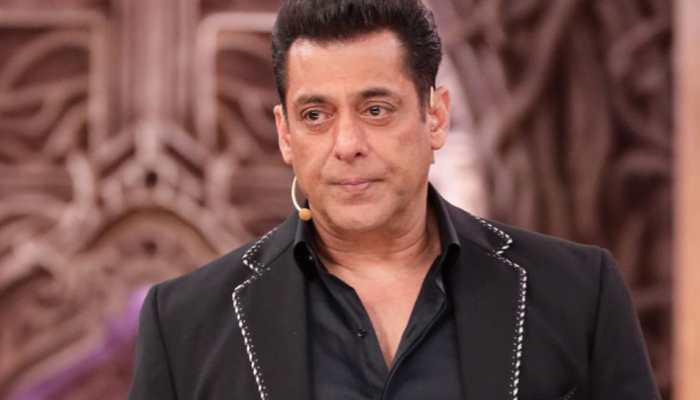 Salman Khan Moved To Tears As He Remembers Dharmendra On Bigg Boss 19 ...