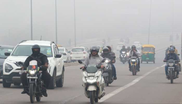 Delhi records coldest March day in 6 years: Rare fog and 100% humidity ...